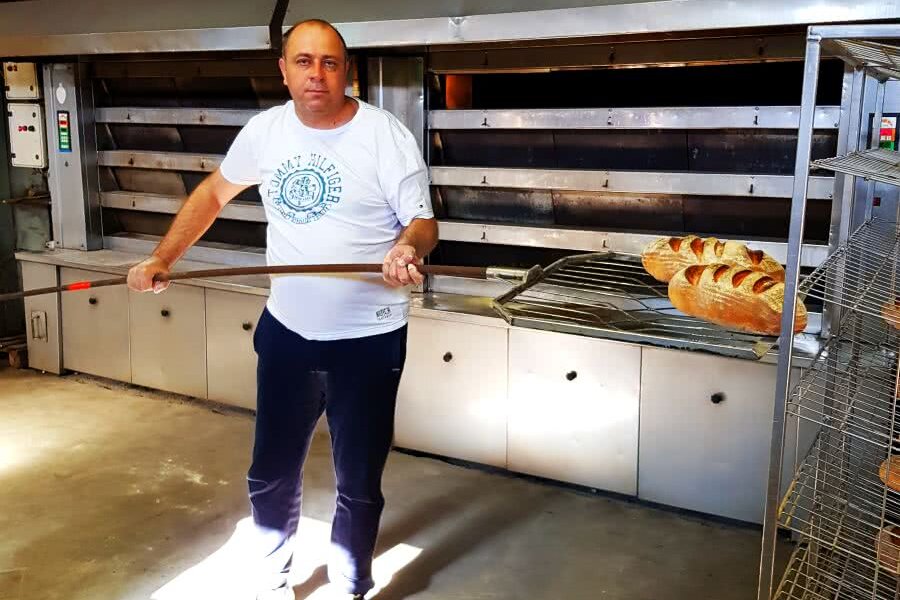 Pâinea lui Laszlo Dioszegi se vinde și în București! Tot mai mulți spun ...
